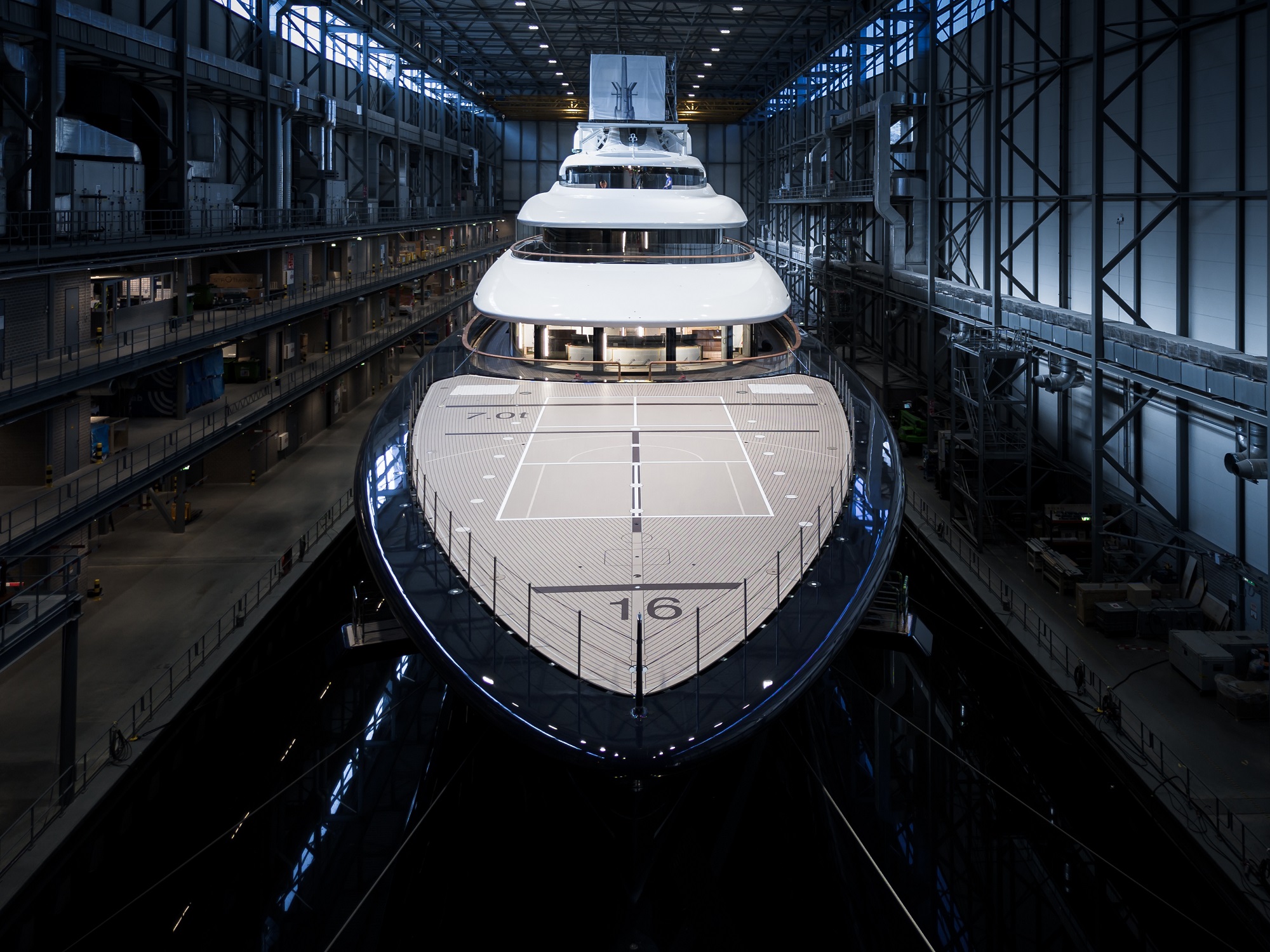 Yacht BREAKTHROUGH, Feadship | CHARTERWORLD Luxury Superyacht Charters